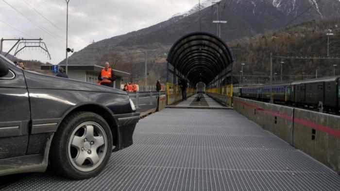Die BLS richtet zusätzliche Autoverladezüge am Simplon ein. Quelle: zvg
