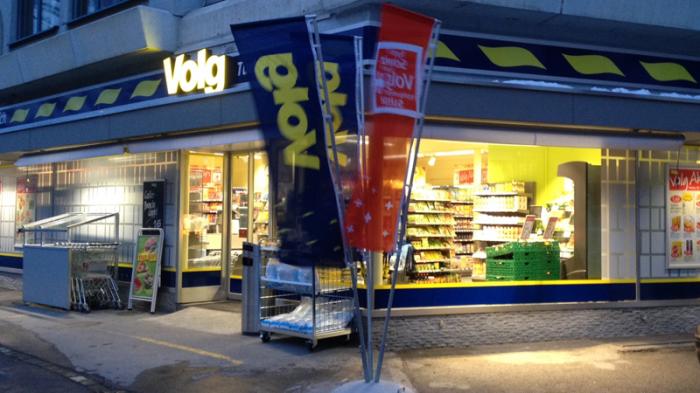 Nach drei Monaten Umbau konnte in Raron der Volg-Laden seine Türe ... Nach drei Monaten Umbau konnte in Raron der Volg-Laden seine Türe ...