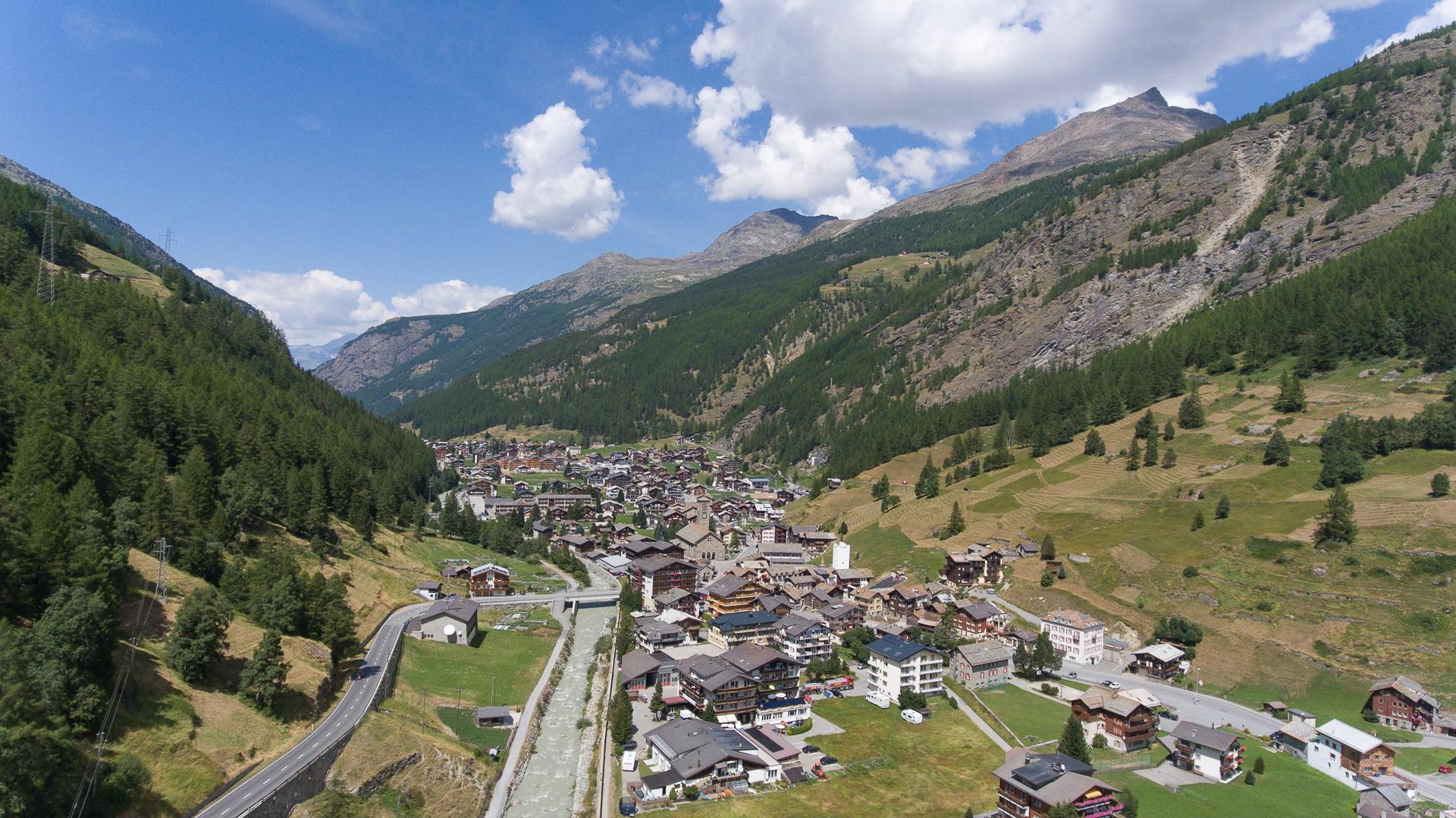 Die Gemeinde Saas-Grund hat die Leistungsvereinbarung mit der Saastal Tourismus AG provisorisch ...