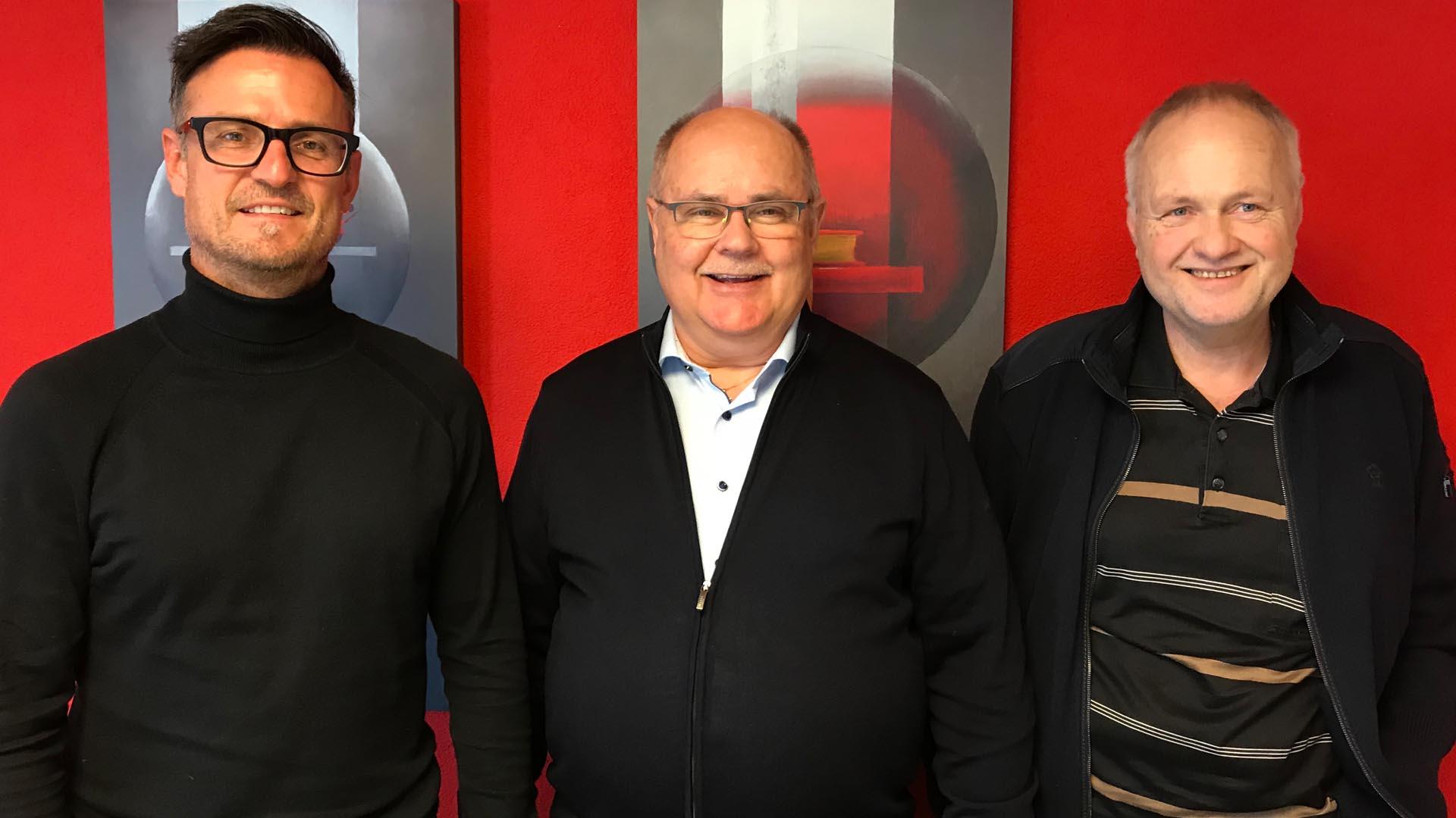 Gratis WLAN neu auch in Visp: Stolz präsentieren die Verantwortlichen der Valaiscom AG das neue ...