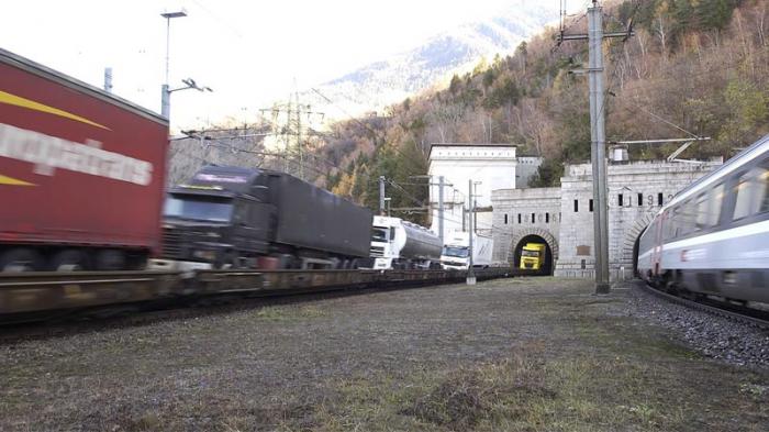 Die Zugstrecke Brig-Iselle di Trasquera ist nach einem Unterbruch am ...