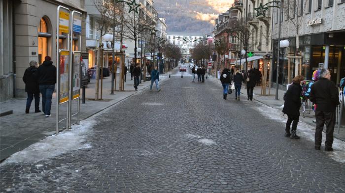 Anlässlich des Sonntagsverkaufs öffneten die Briger Geschäfte ihre ...