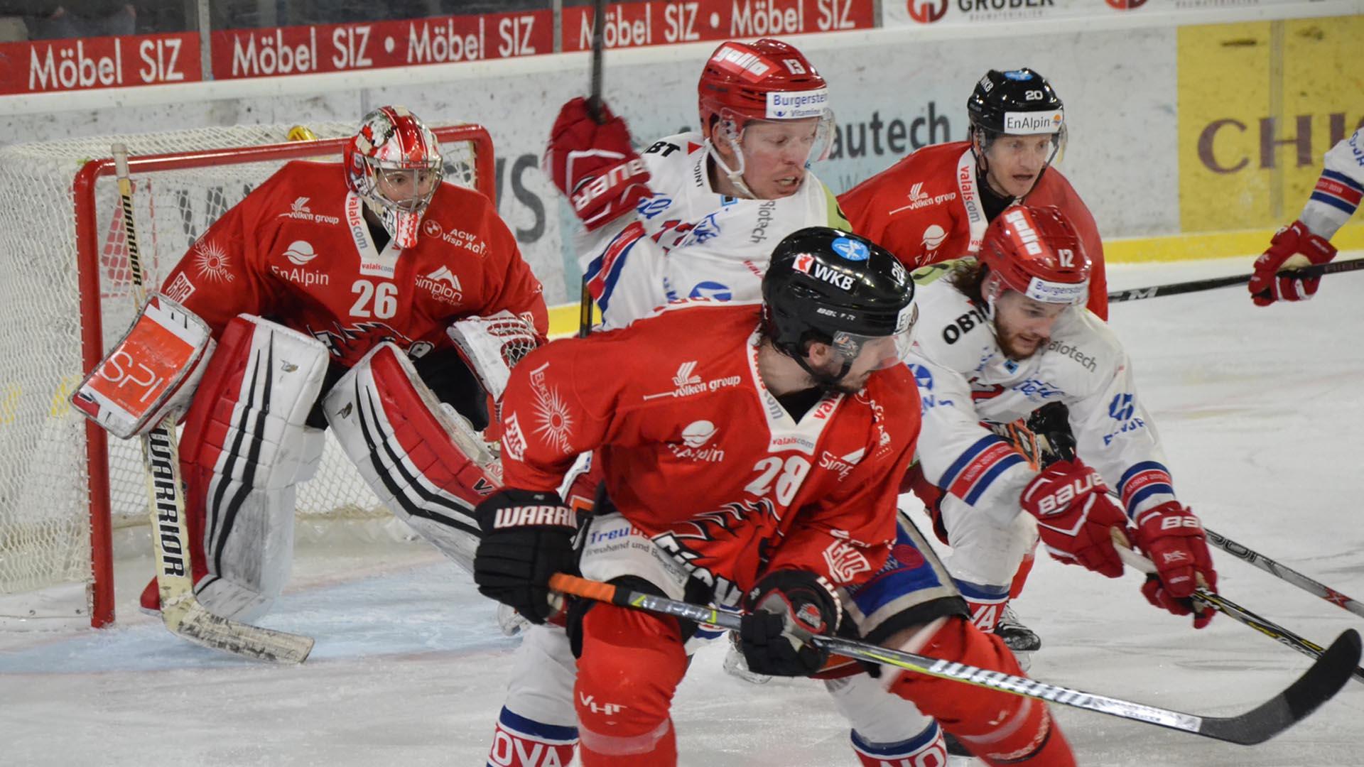 Der EHC Visp gewinnt am Freitagabend mit 3:2 gegen den SC Rapperwil ...