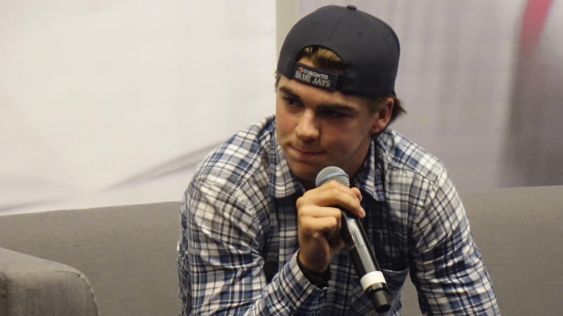 Schreibt Nico Hischier Sportgeschichte und wird zum ersten Schweizer ...