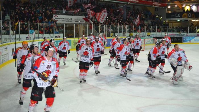 Glückliche Visper nach dem hartumkämpften 3:5-Sieg im Halbfinal gegen ...