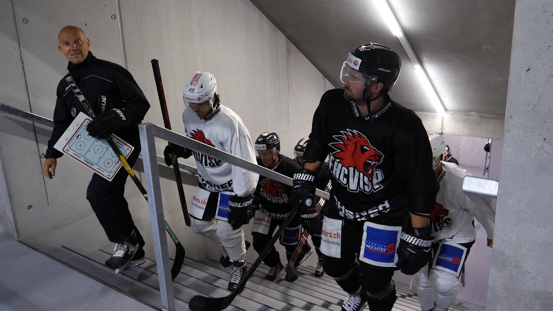 Zum ersten Mal betraten am Montag die Spieler des EHC Visp die neue ...
