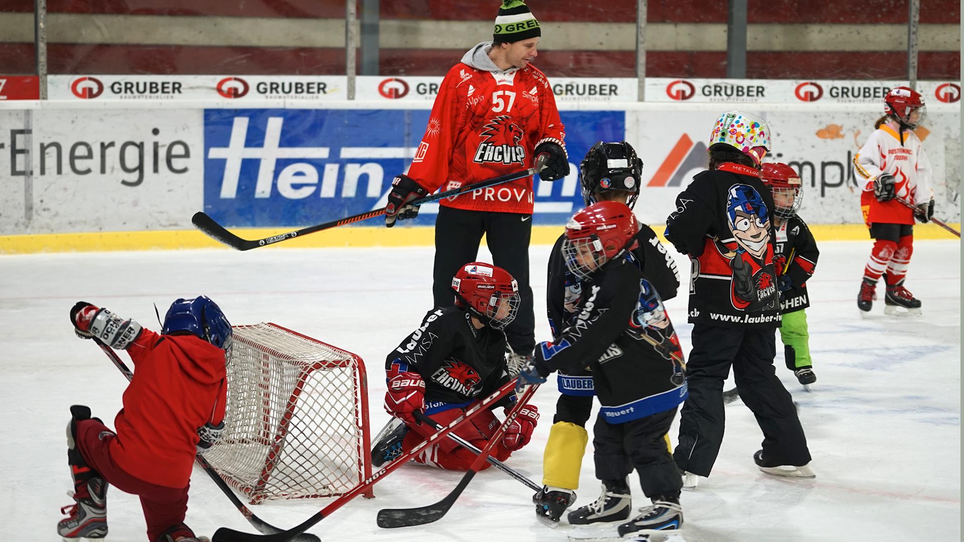 Der EHC Visp freut sich auf möglichst viele eishockeybegeisterte ...