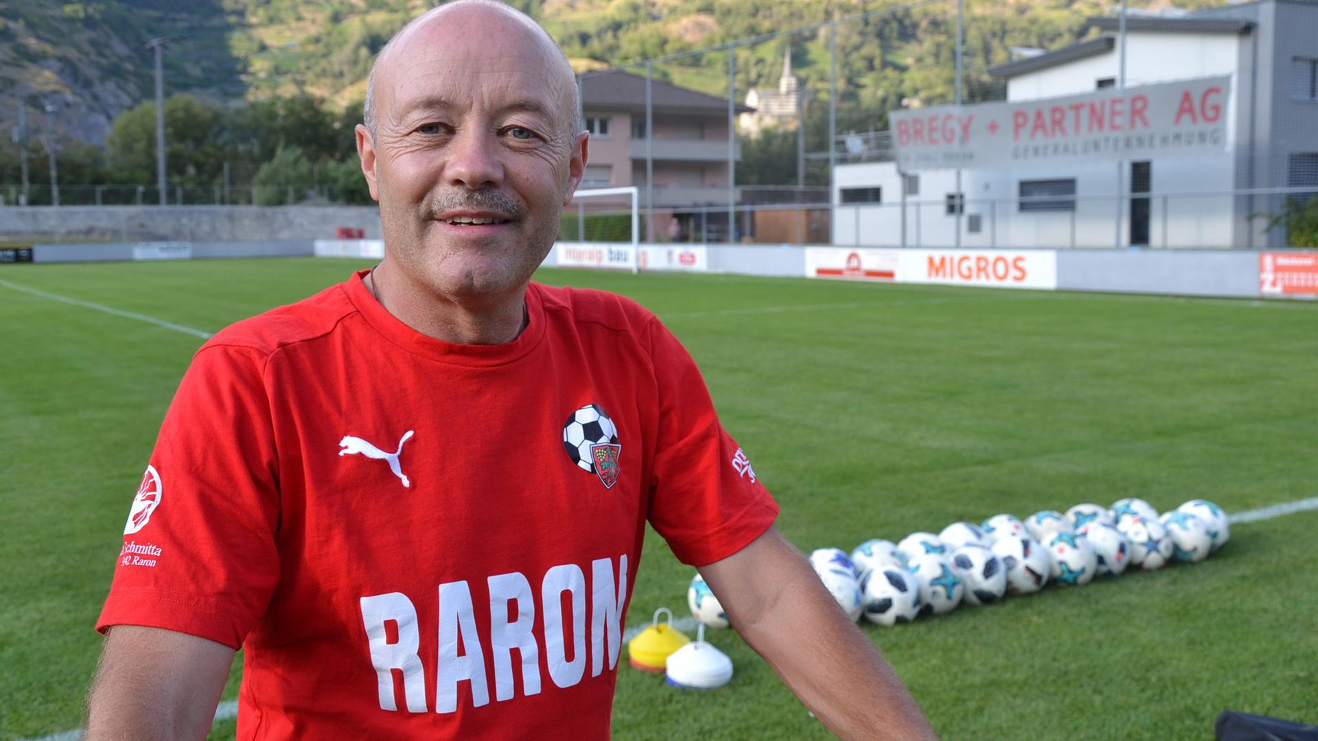 Trainer Erwin Venetz will mit dem FC Raron den Ligaerhalt schaffen und ...