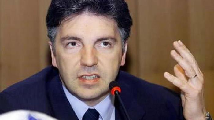 Bleibt das Amt des Fifa-Präsidenten in Walliser Händen? Michel Zen ...