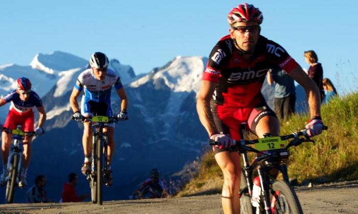 Alex Moos siegte am Mountainbike-Rennen Grand Raid über die grosse ...