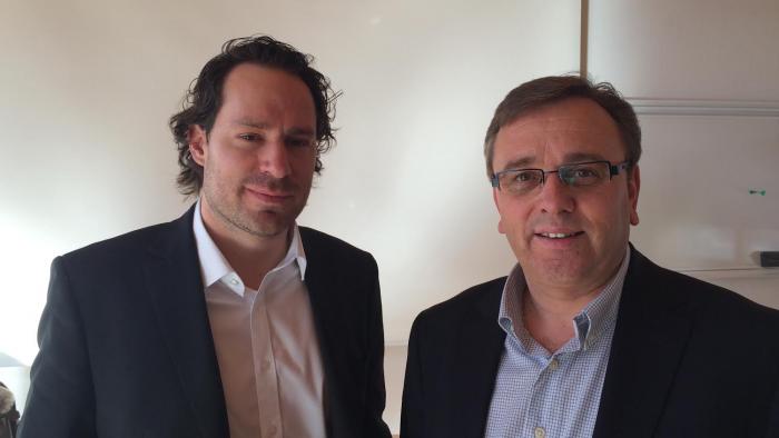 Roberto Schmidt (r.), Gemeindepräsident von Leuk, und Jwan Steiner von ...