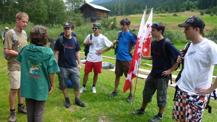 Auf ihrer Reise von Luzern ins Wallis machten die 17 Studenten unter ...