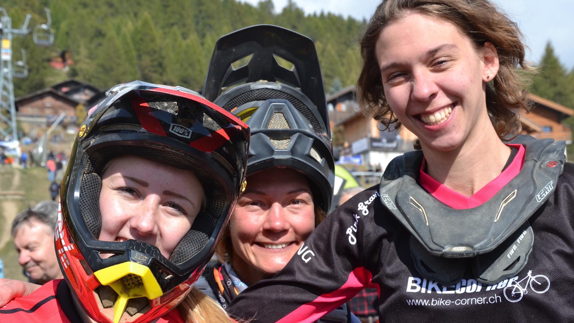 In der Elite Women Klasse beim Swiss Downhill Cup in Bellwald siegt Lea ...