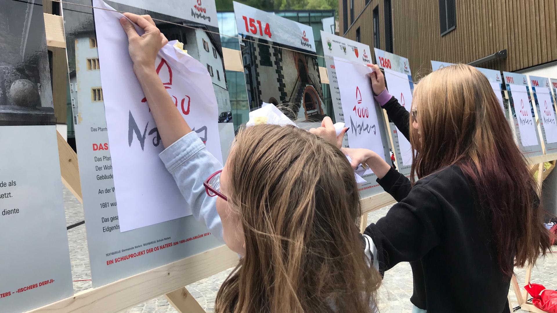 Am Freitag enthüllten die Natischer OS-Schüler die 30 Tafeln zu ...