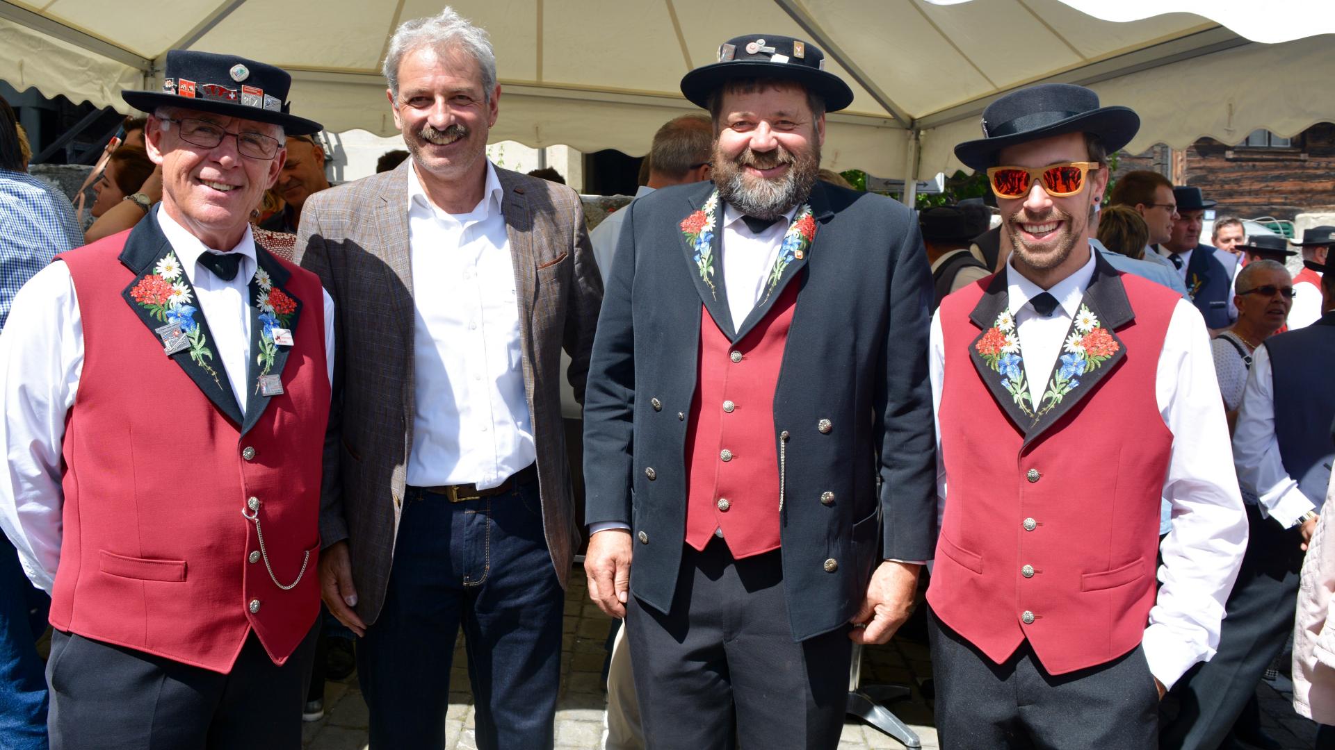 Die Stimmung war wie das Wetter - ausgezeichnet. Im Bild Jodler der ...