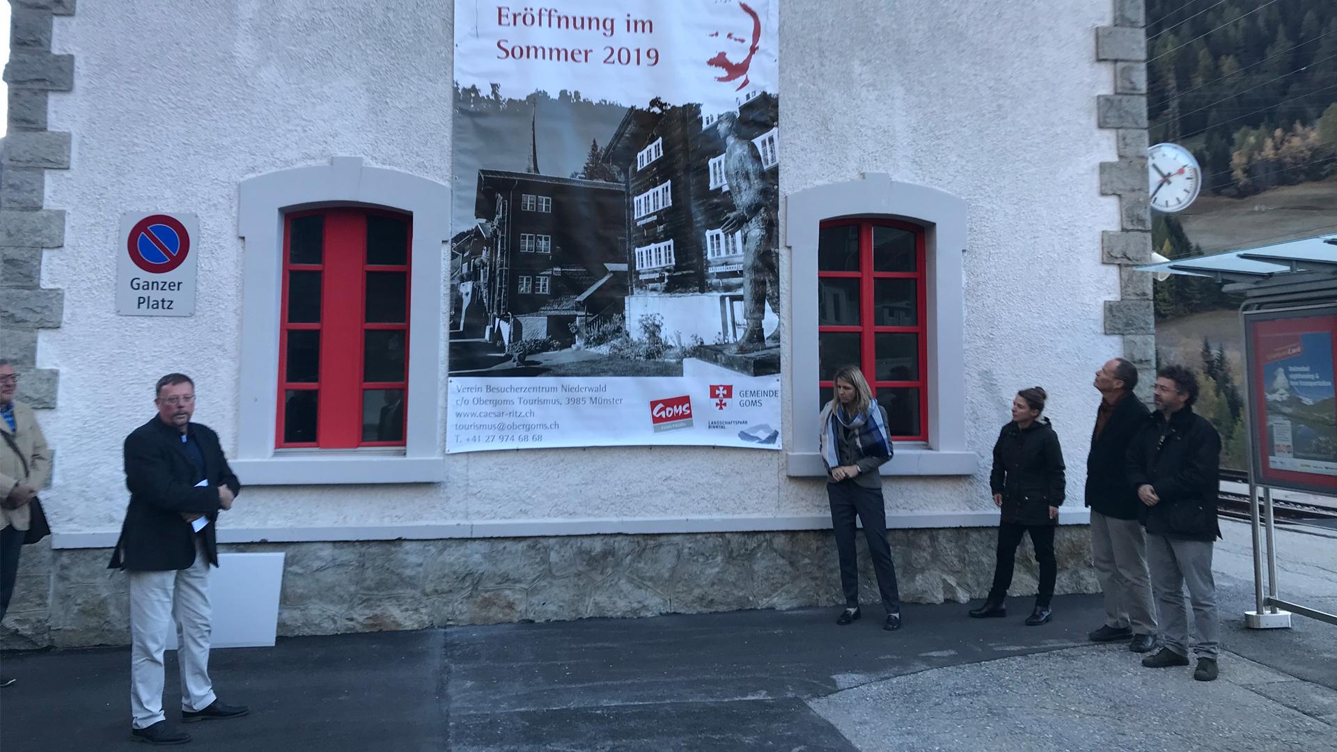 Im Sommer eröffnet das Besucherzentrum im Gedenken an den Hotelier ...