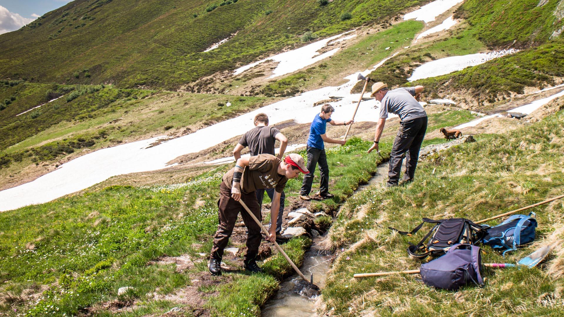 Die Schüler der OS Naters setzten sich für den Unterhalt der Nessjeri ...