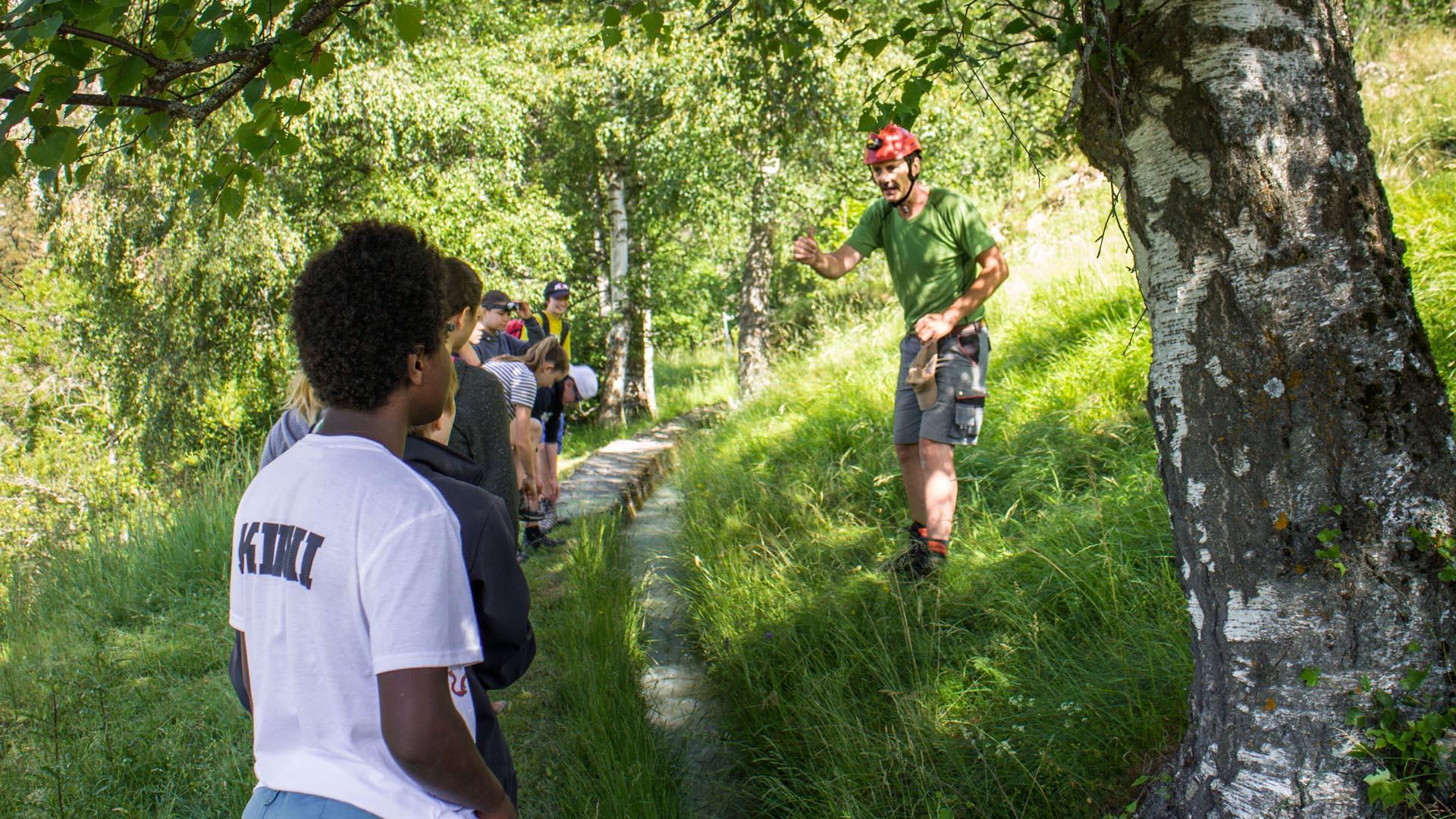 Oberhalb von Bitsch ging es für die Schüler der OS Aletsch bei der ...