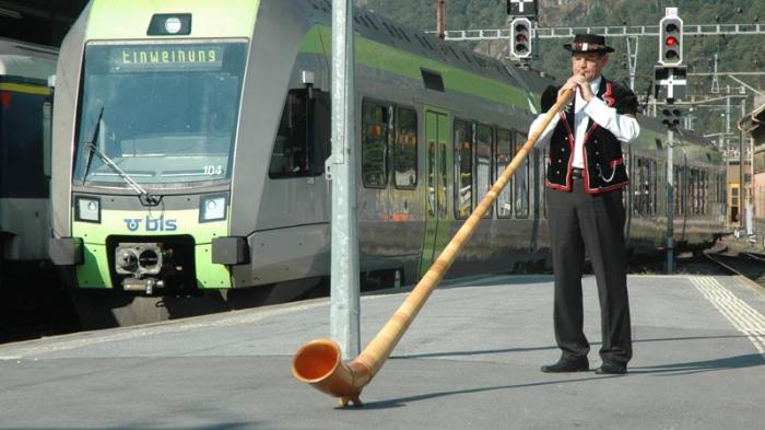 Der Festakt zum verlängerten Wanderweg und des Lötschbergers wurde von ...