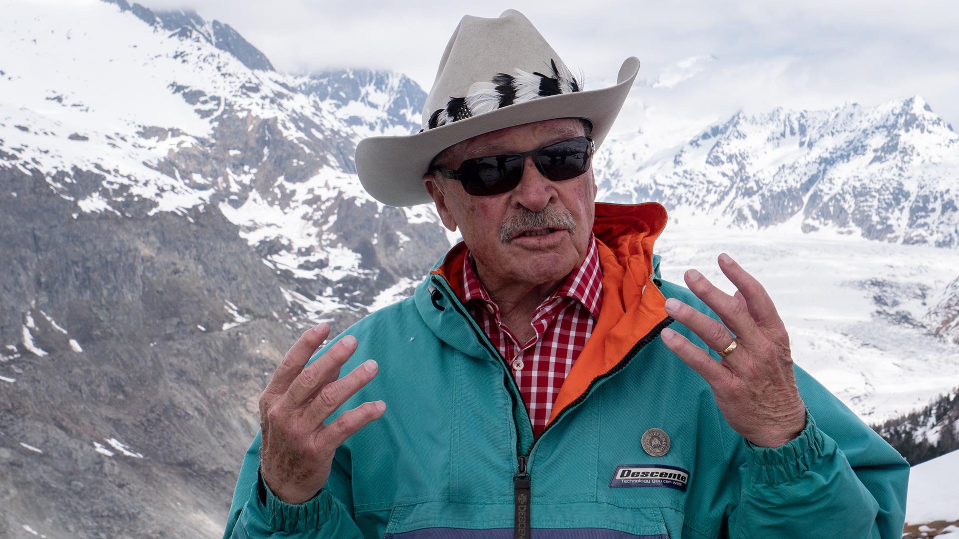 Geht auch mit 82 Jahren gradlinig seinen Weg. Art Furrer, Bergführer ...