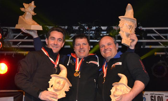 Markus Moser (Bildmitte) gewann zum sechsten Mal die Hexenabfahrt ...