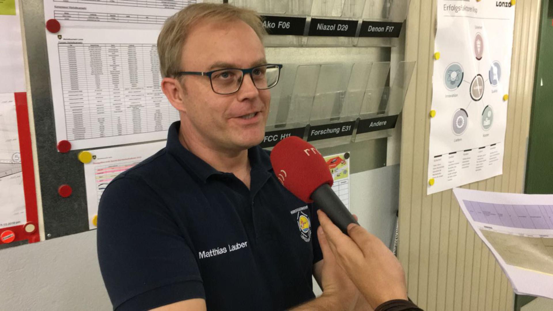 Matthias Lauber ist der Feuerwehrkommandant der Lonza Quelle: rro