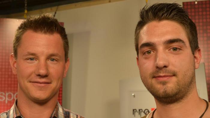 Daniel Franzen und Ramon Kaufmann blicken bei rrotv sport auf die ...