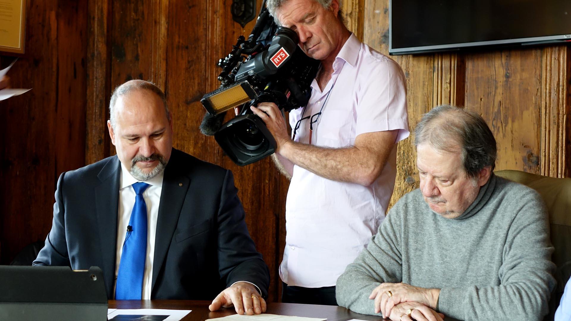 Unterstützung für einen Freund: Das Medieninteresse bei einer ...