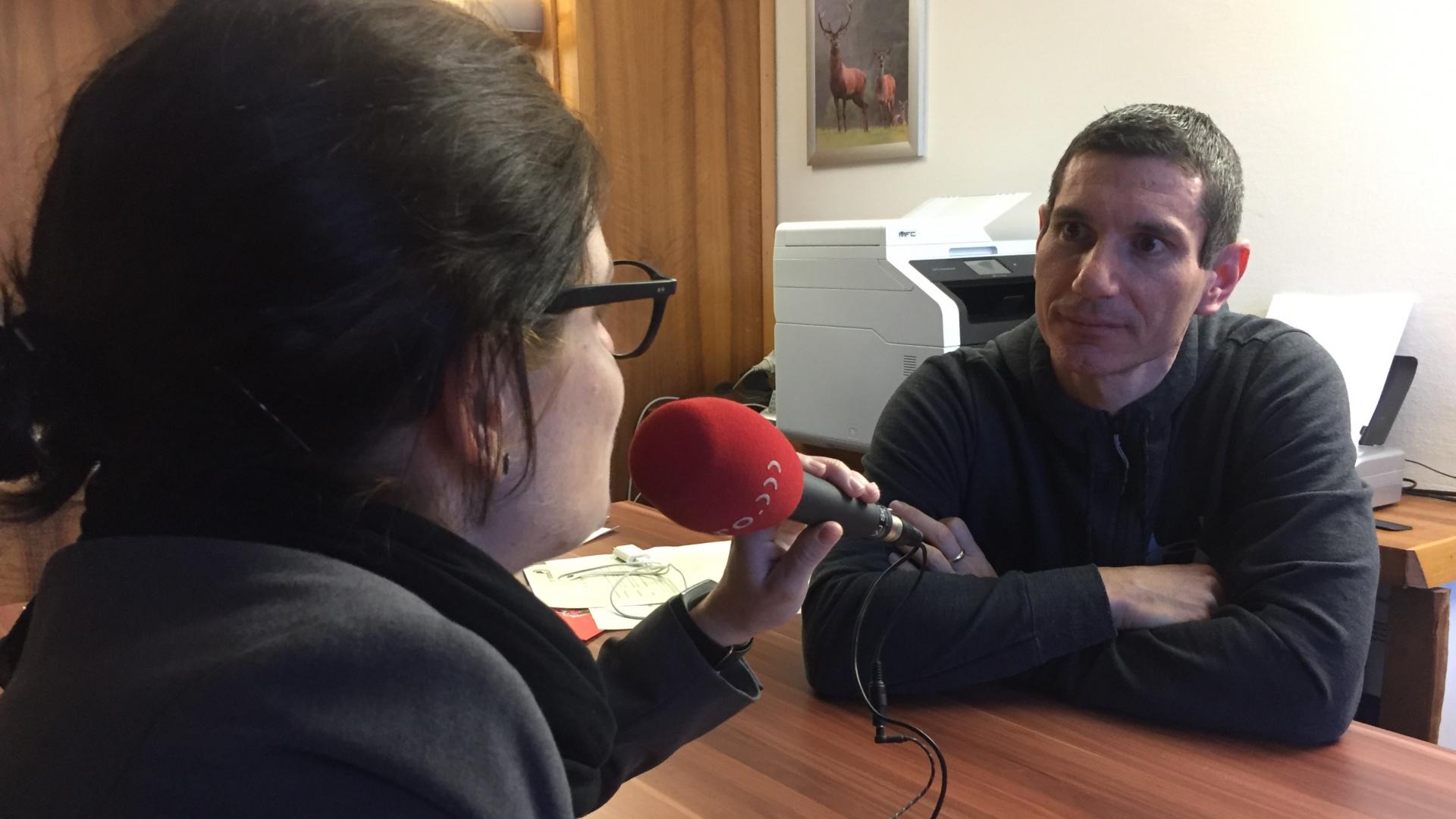 Thierry Largey erzählt uns von seiner Arbeit. Er ist früh unterwegs und ...